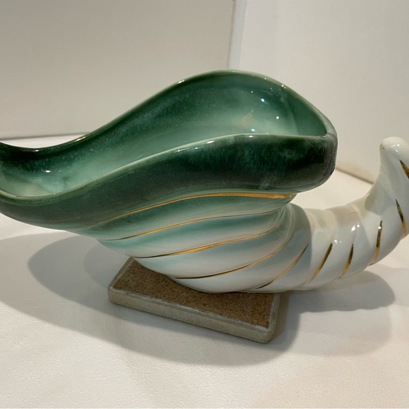 Regal | Other | Vtg Regal Cornucopia Planter 95s Hombre Green To White ...